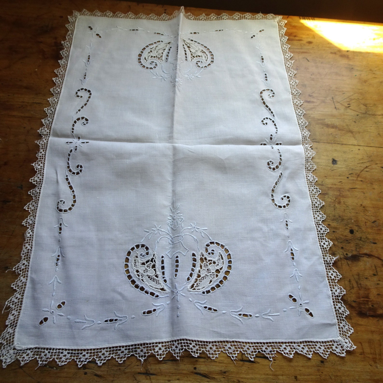 LOVELY Vintage Linen Centerpiece,heirloom Italian Needle Lace ...