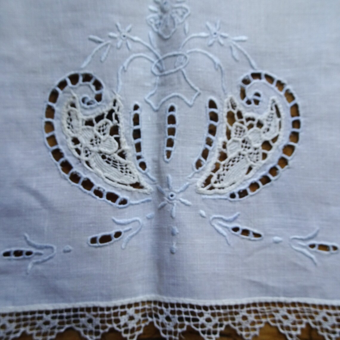 LOVELY Vintage Linen Centerpiece,heirloom Italian Needle Lace ...