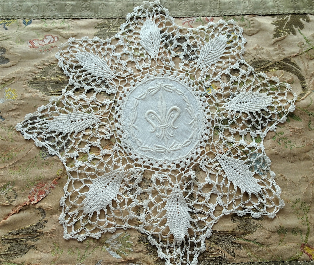 BEAUTIFUL Antique French Linen Doily, Fleur-de-lis Embroidery, Handmade ...