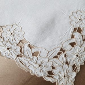 VINTAGE Madeira Tray Cloth Centerpiece Doily, Hand Embroidered, Floral ...