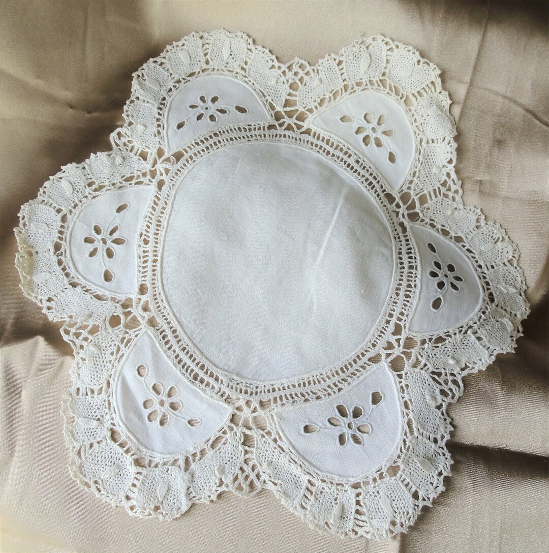BEAUTIFUL Antique French Doily,bobbin Lace and Linen Doily Centerpiece ...
