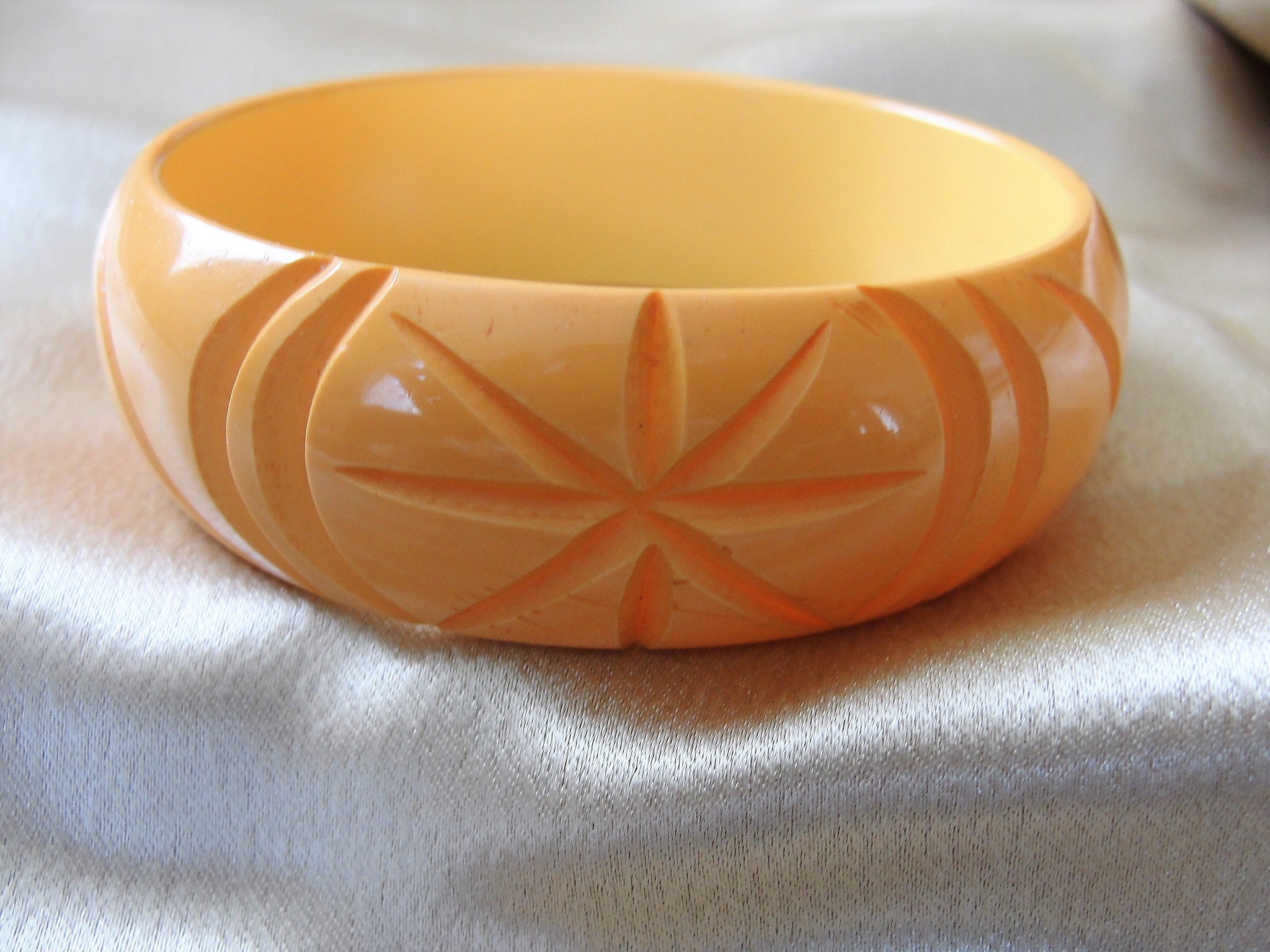 GORGEOUS Art Deco Deeply Carved Bakelite Braceletbutterscotch - Etsy