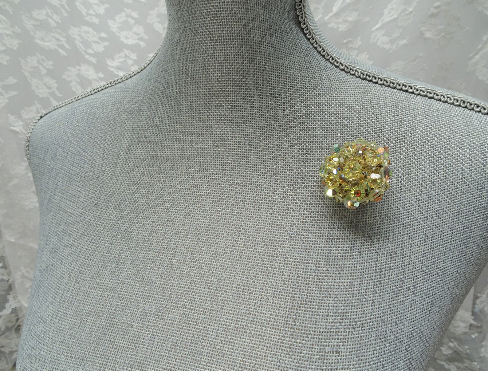 GORGEOUS Chartreuse Cut Crystal Brooch,cut Petal Like Stones,ab ...