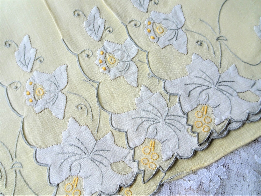 GORGEOUS Vintage Madeira Linen Placemats Set, Exquisite Hand Embroidery ...