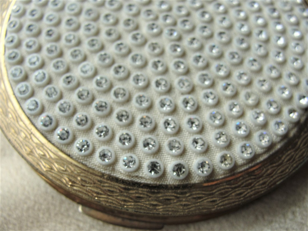 GORGEOUS Vintage Stratton Powder Compact,swarovski Rhinestones Lid ...
