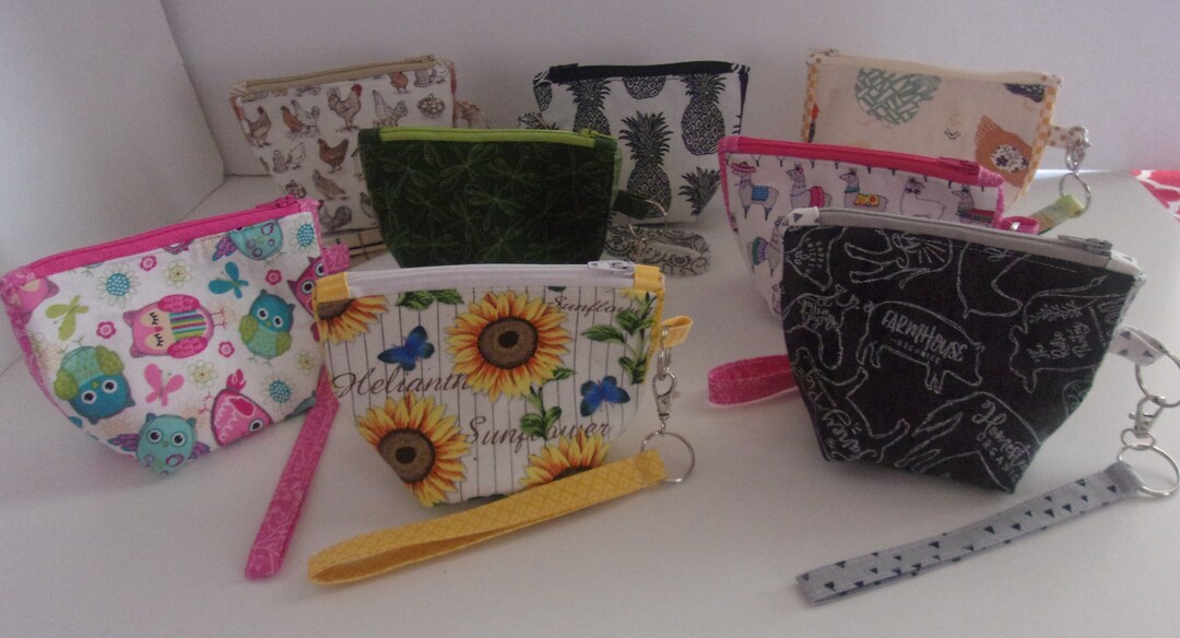 Small Padded Zipper Pouch With Wristlet 5"wide X 4" High X 3" Gussets ...