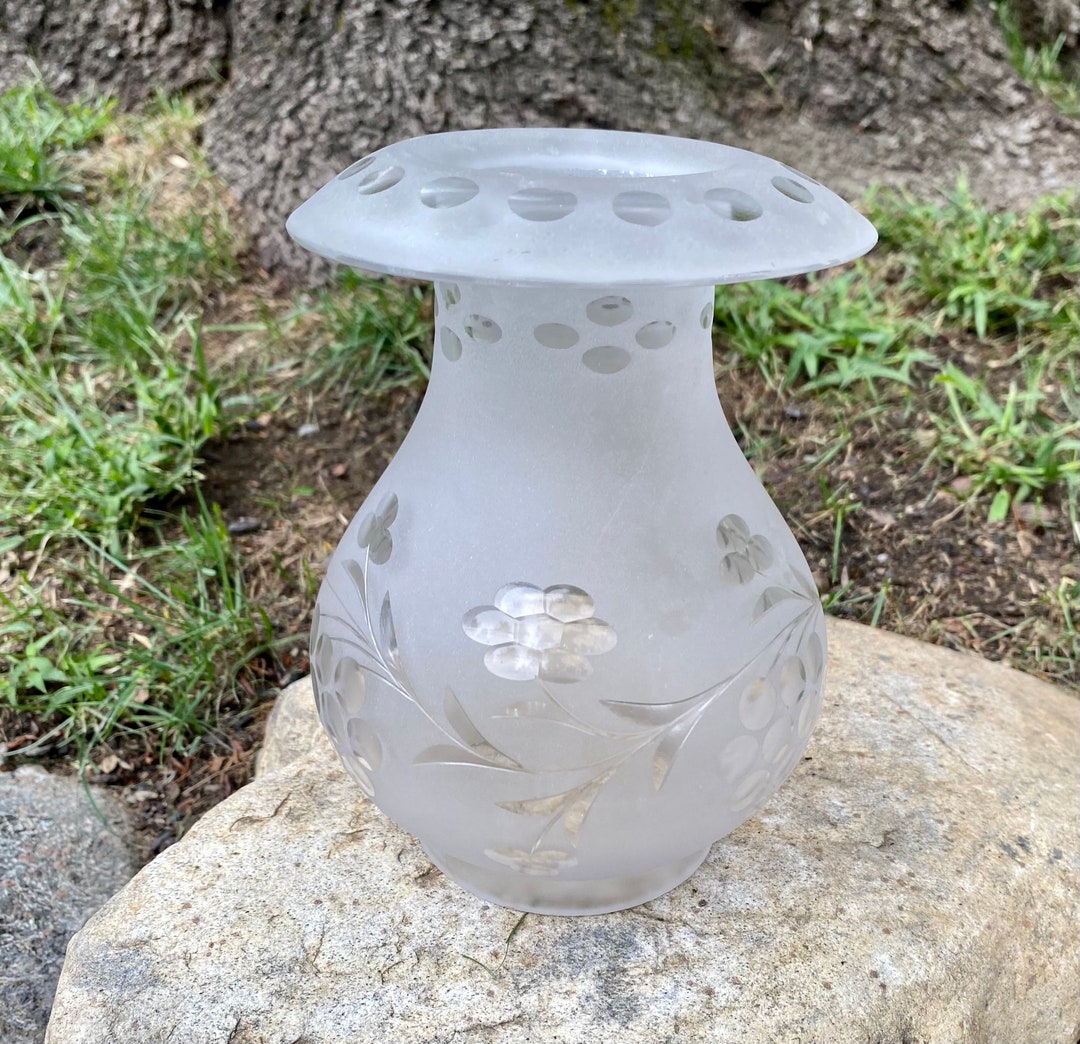 Antique Wheel Cut Astral Lamp Shade, Frosted & Cut Glass Grape and ...