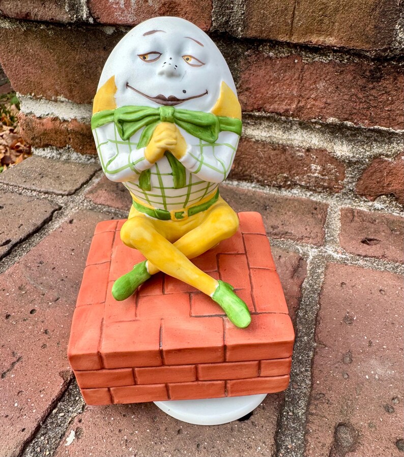 1981 Humpty Dumpty Musical Figurine, MANN / Schmid Wind up Rotating ...
