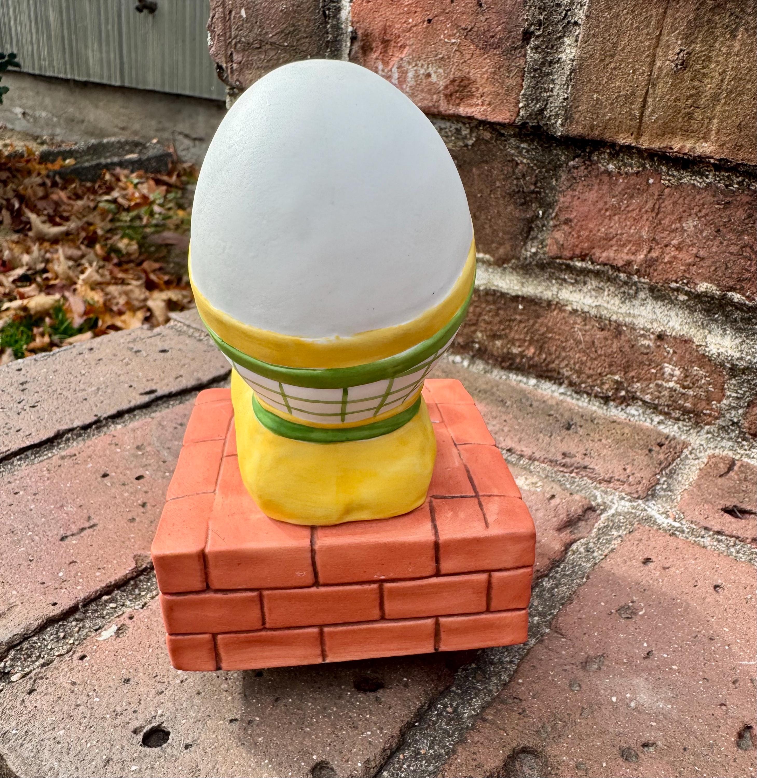 1981 Humpty Dumpty Musical Figurine, MANN / Schmid Wind up Rotating ...