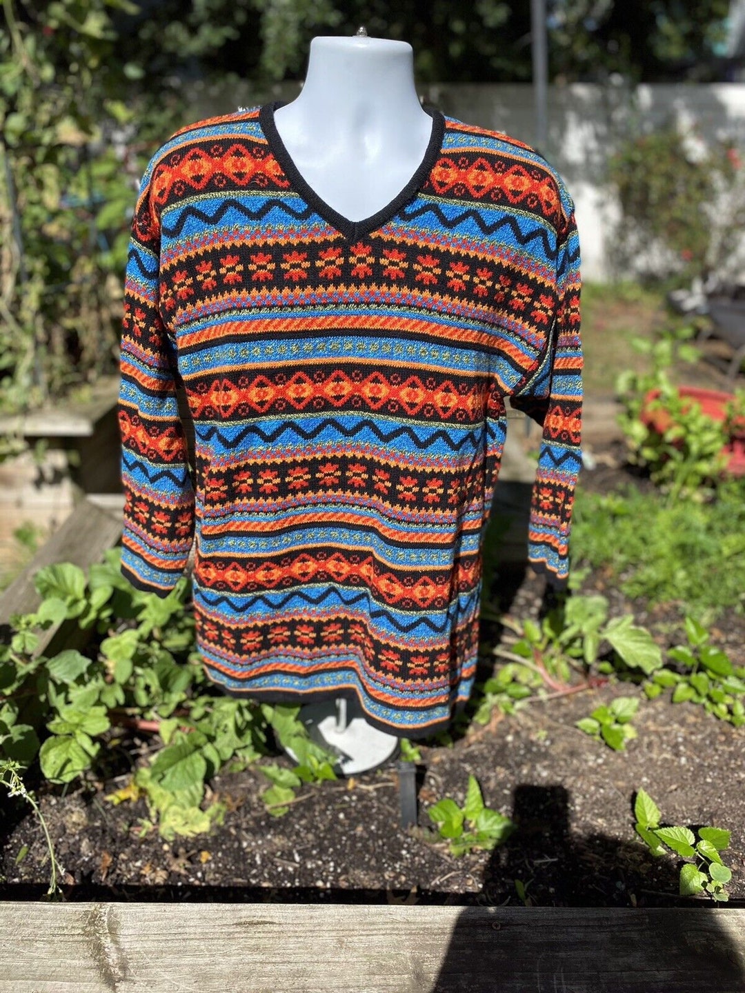 VINTAGE 1980's Italian Knit MULTICOLORED V-necked SWEATER Size M 44 ...