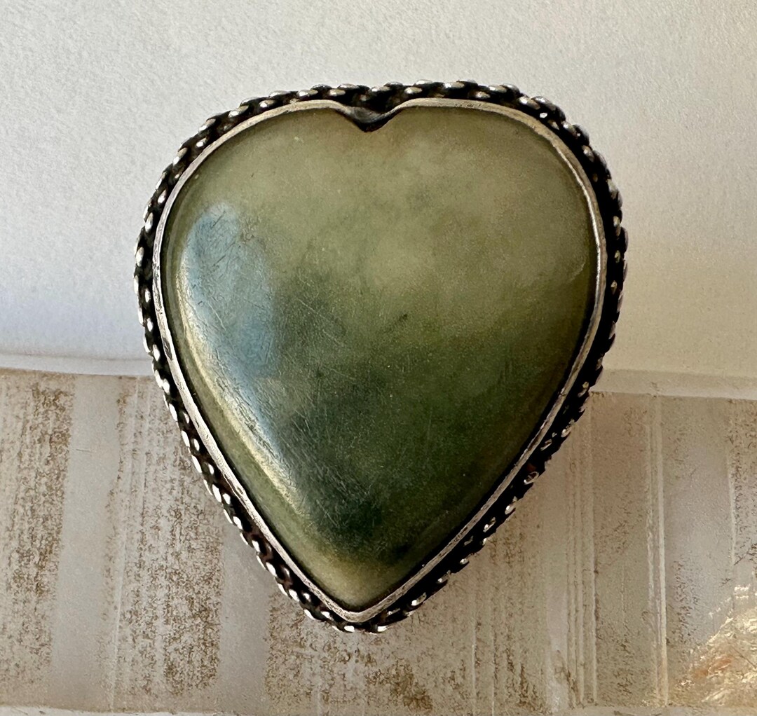 Very Vintage Large Green Stone Heart Ring, Size 6.25-6.5 - Etsy