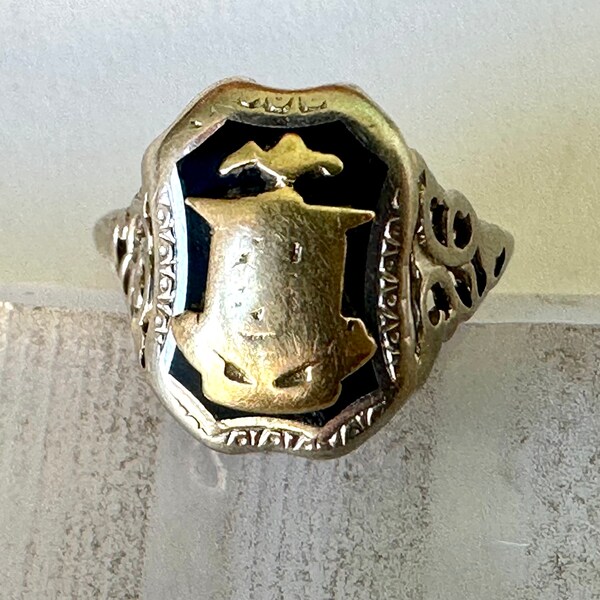 Vintage Class Ring - Etsy