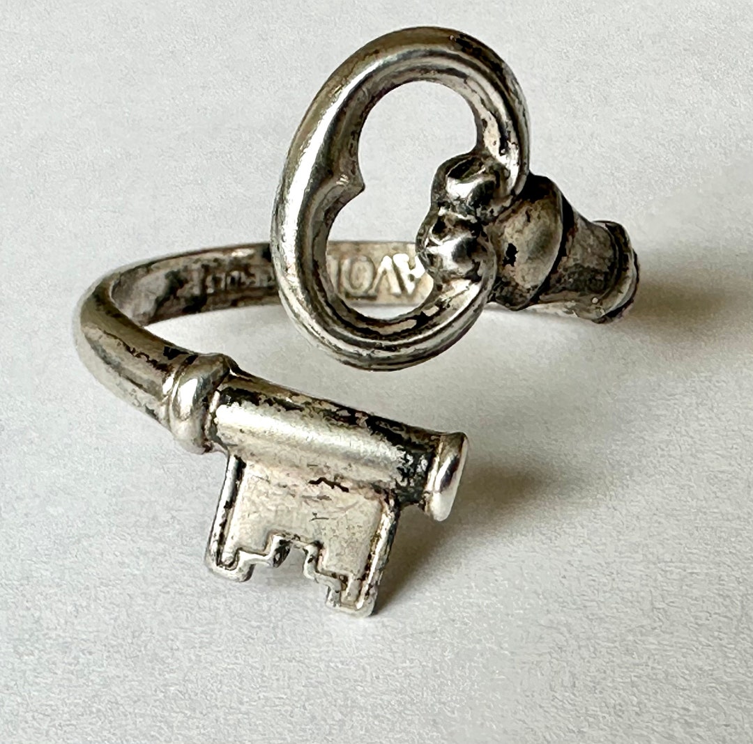 Vintage Sterling Avon Key Wrap Ring, Size 9.75, Adjustable - Etsy