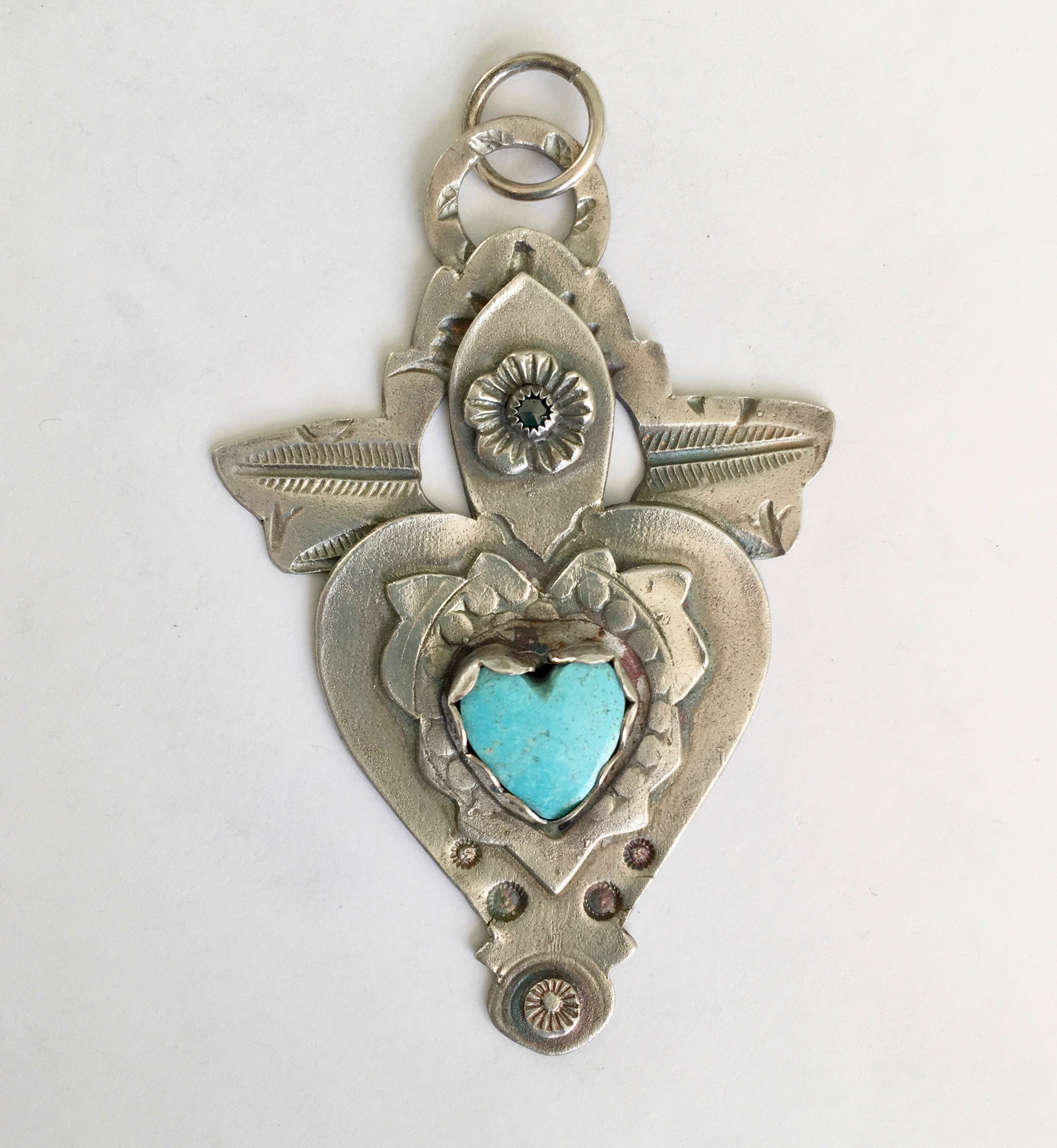 Nuevo corazón turquesa artesanal y colgante de libras - Etsy España