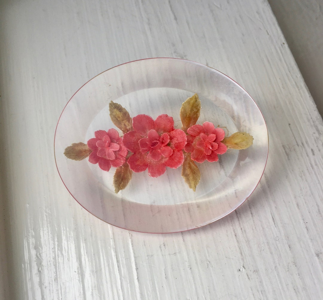 Vintage Lucite Flower Brooch - Etsy