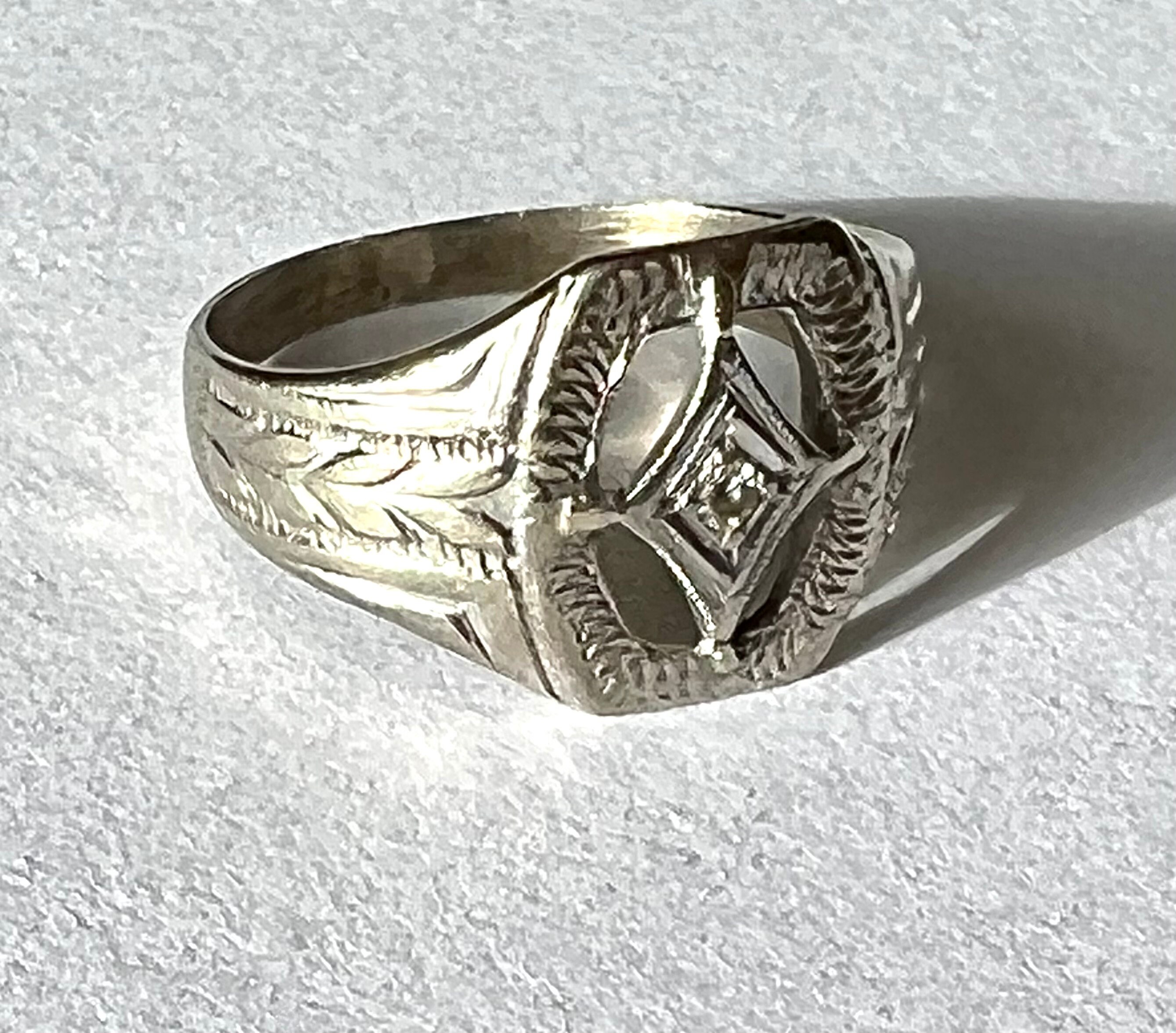 Vintage 10k White Gold and Diamond Pinky Ring, Size 3 - Etsy Vintage 10k White Gold and Diamond Pinky Ring, Size 3 - Etsy