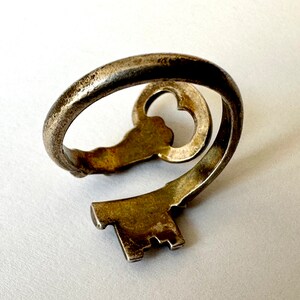 Vintage Sterling Avon Key Wrap Ring, Size 5.75, Adjustable - Etsy