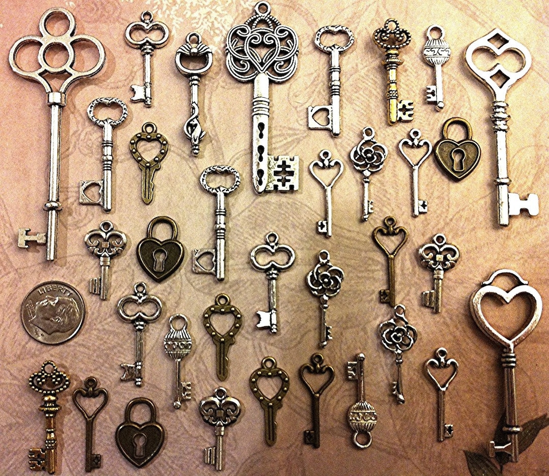 30 Edgy Skeleton Keys Bulk Beads Necklace Charms Wedding Name Tags ...