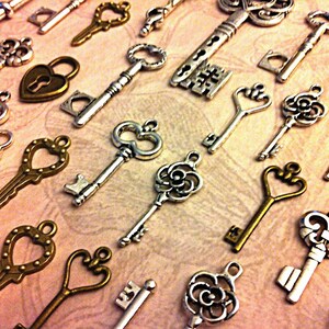 60 Unique Skeleton Keys Bulk Beads Necklace Charms Wedding Escort Tags ...