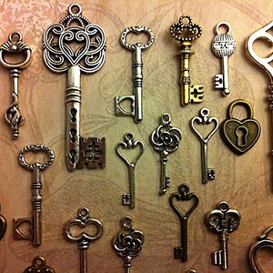 60 Unique Skeleton Keys Bulk Beads Necklace Charms Wedding Escort Tags ...