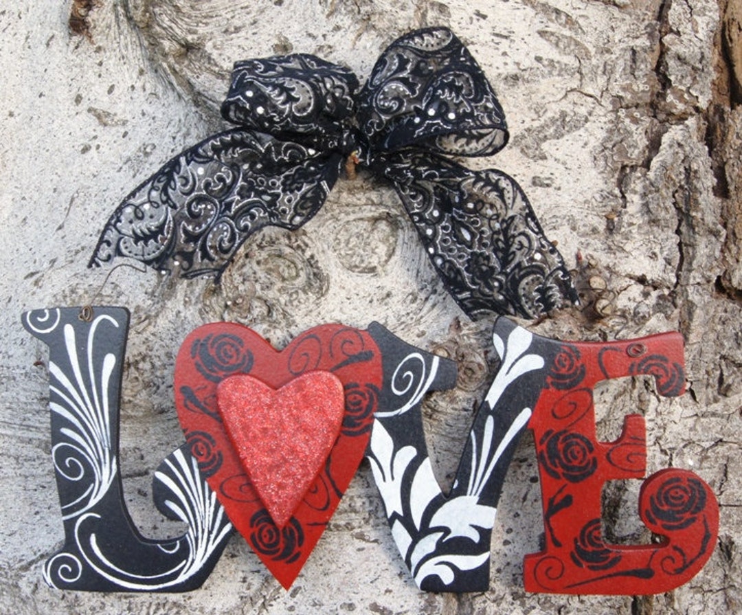 Valentine LOVE Sign - Valentine Wood Decoration - Door or Wall Hanging ...