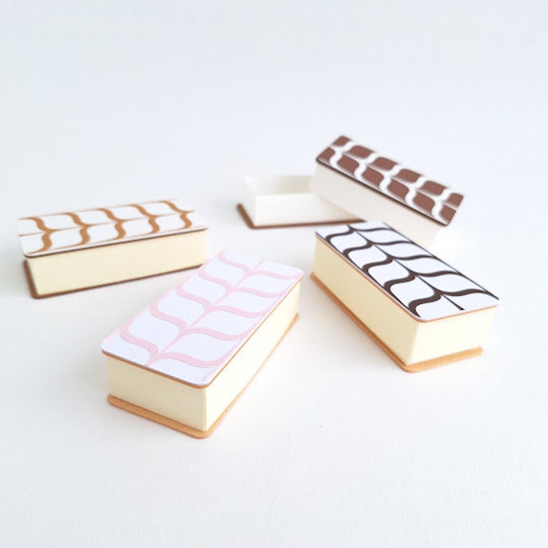 Bakewell Tart Gift Box SVG Cut File: DIY Wedding Favor (digital ...