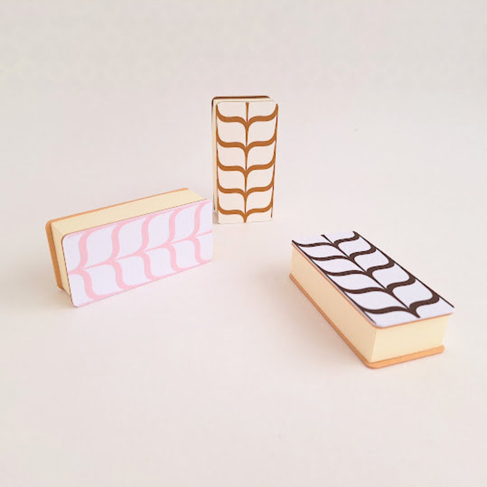 Bakewell Tart Gift Box SVG Cut File: DIY Wedding Favor (digital ...