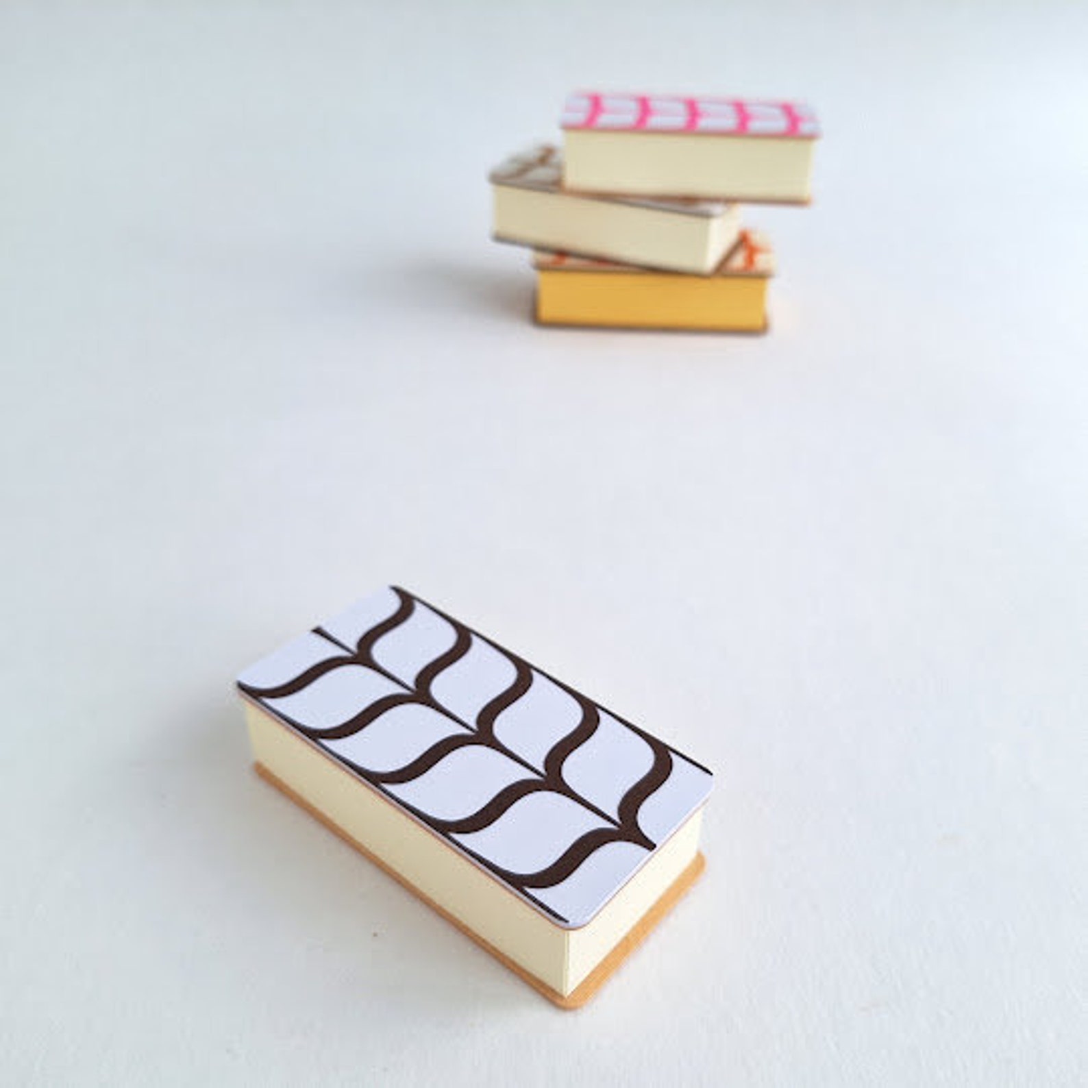 Bakewell Tart Gift Box SVG Cut File: DIY Wedding Favor (digital ...