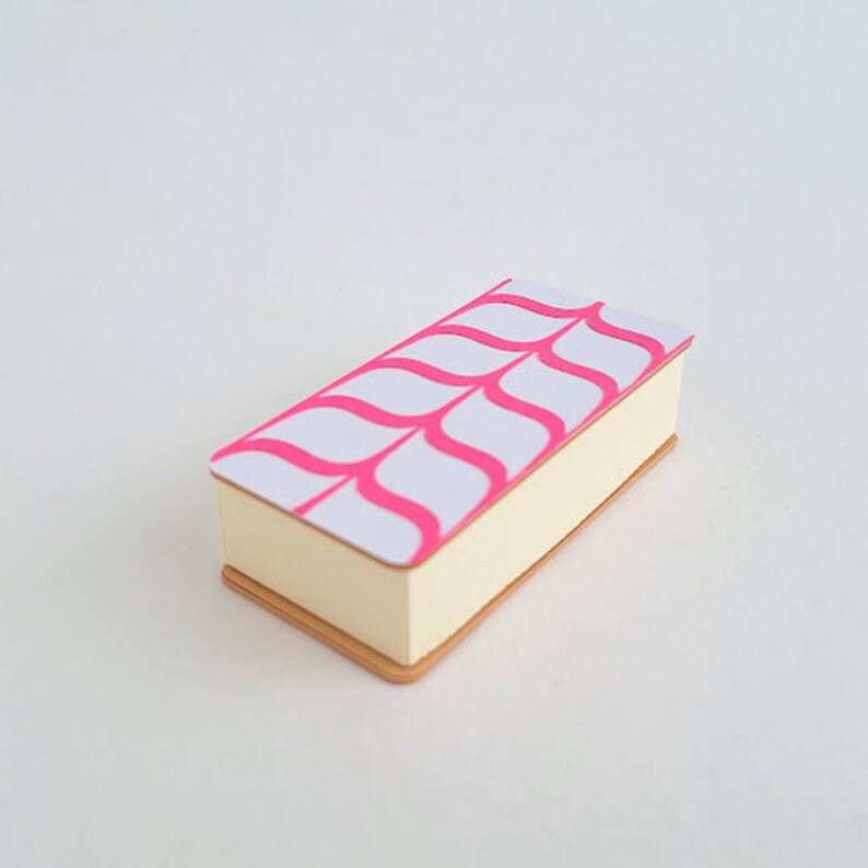 Bakewell Tart Gift Box SVG Cut File: DIY Wedding Favor (digital ...