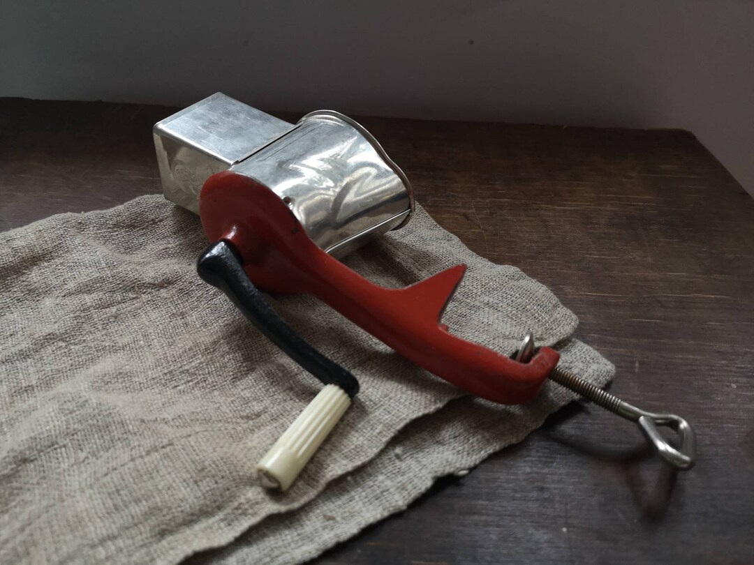 Vintage German Nut Grinder Kitchen Hand Crank Mincer Metal Meat Chopper ...