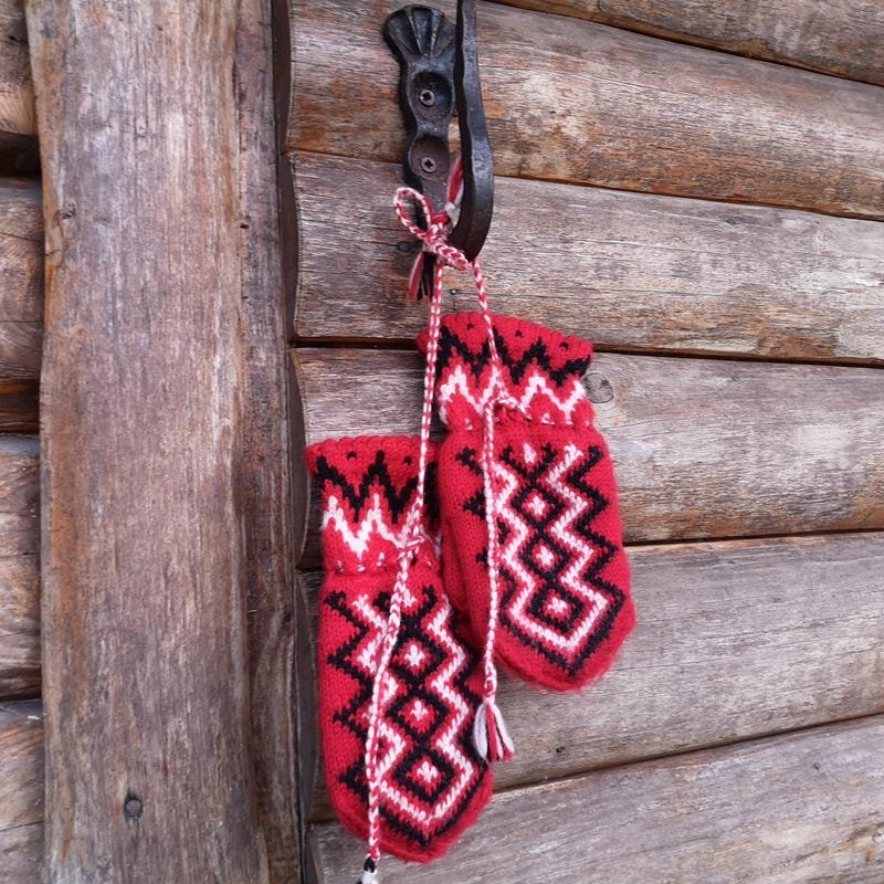 Scandinavian Mittens - Etsy