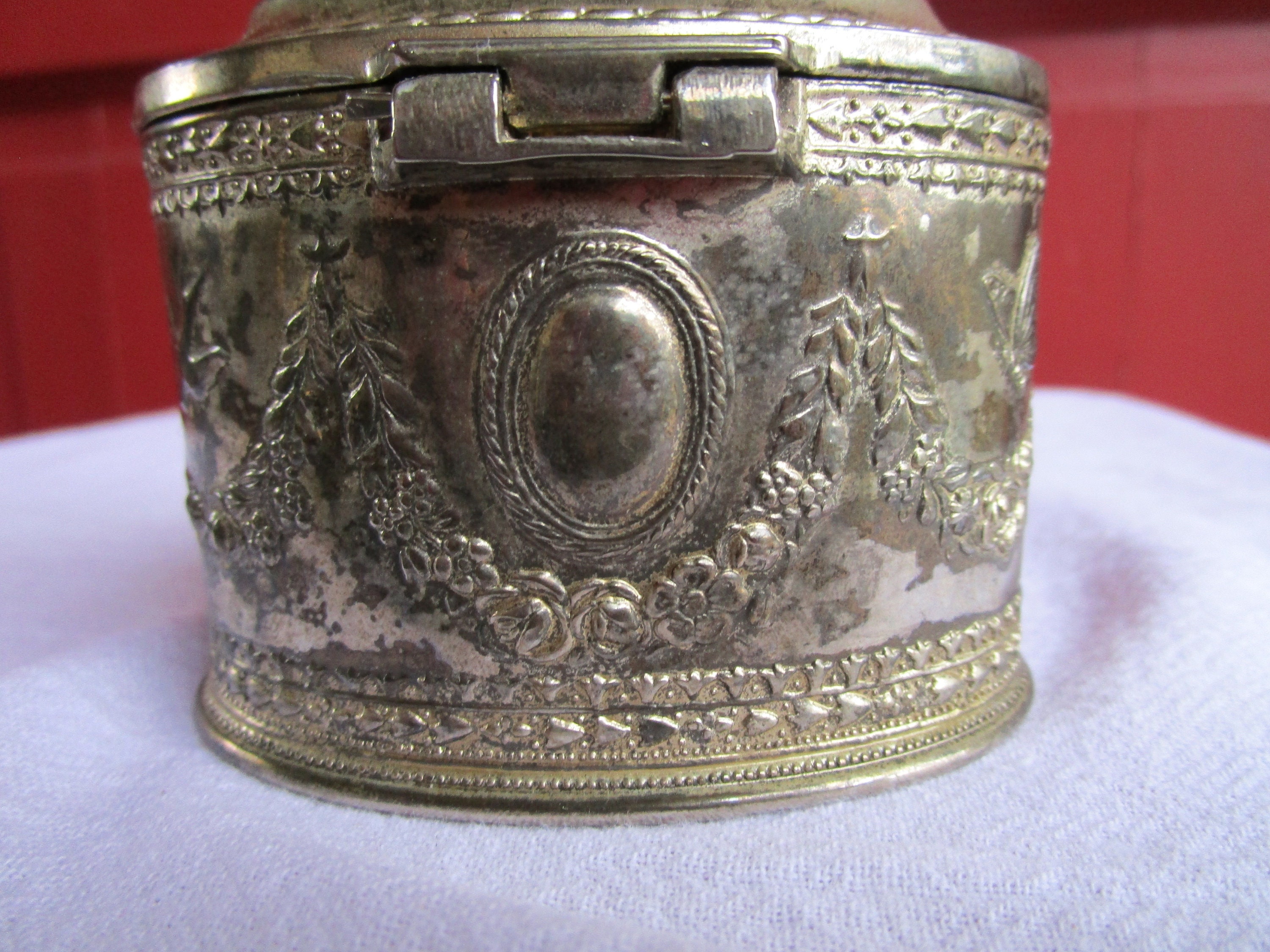 Vintage Trinket Box Silverplate Oval Shaped Red Velvet Lined Trinket ...