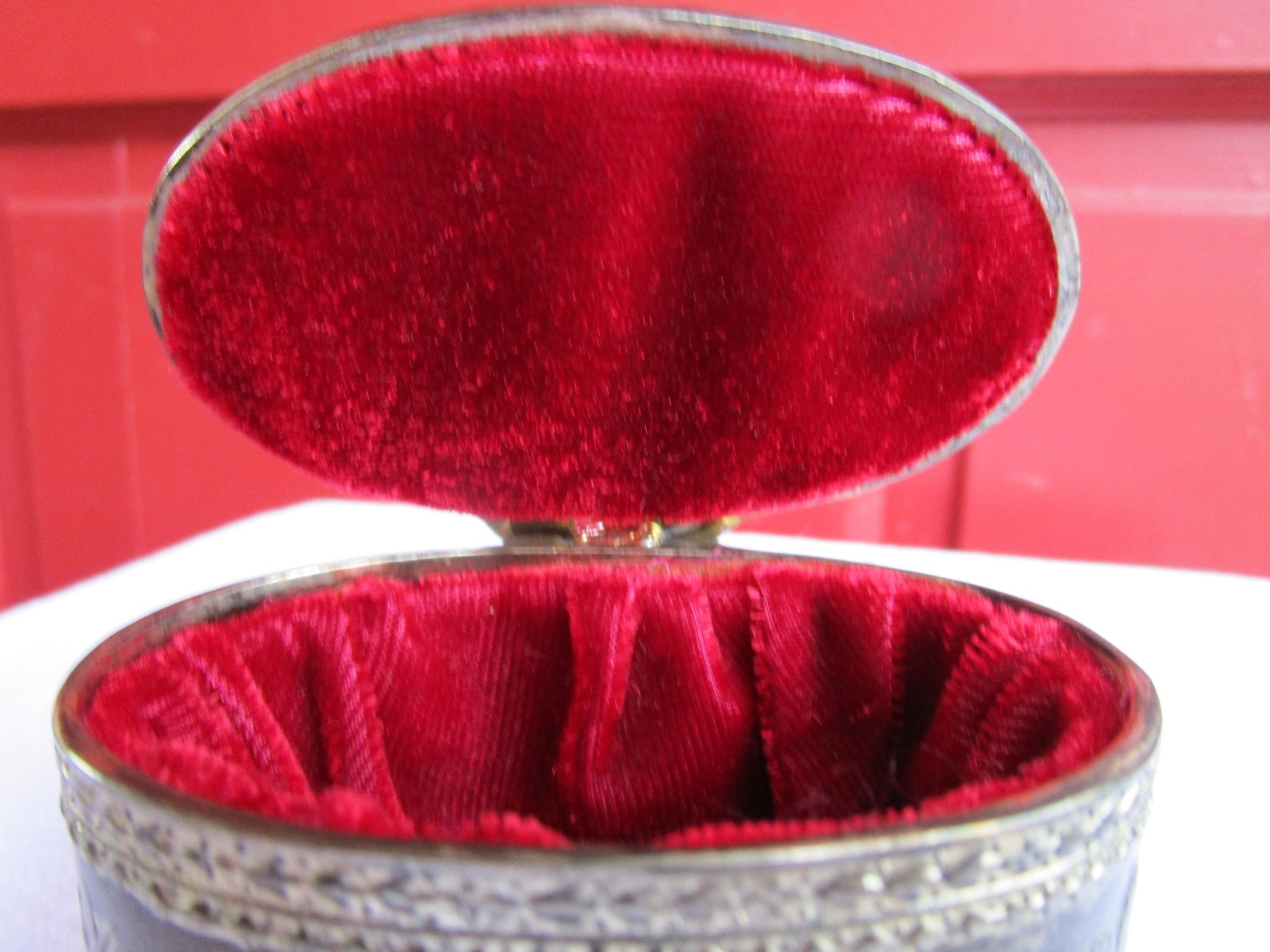 Vintage Trinket Box Silverplate Oval Shaped Red Velvet Lined Trinket ...
