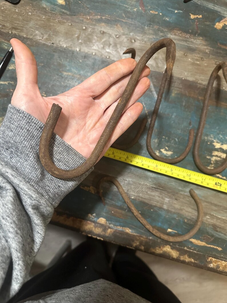 6 Rusty Old Hooks 5 Big Ole’ Bucket Hooks and 1 Big S Hook - Etsy