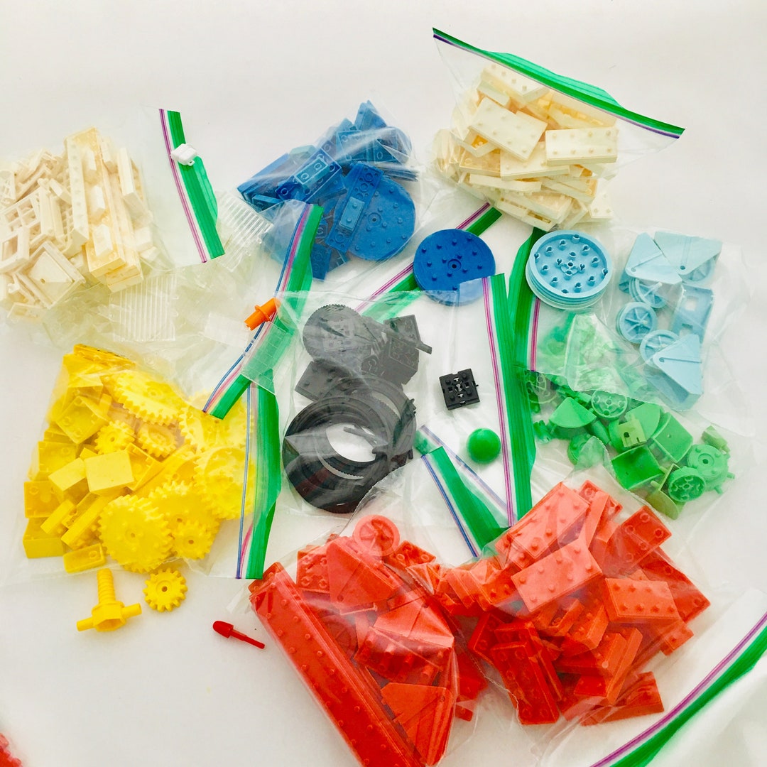 Toy Bricks Gift | Vintage American Bricks 380 Pieces | Elgo | Halsam ...