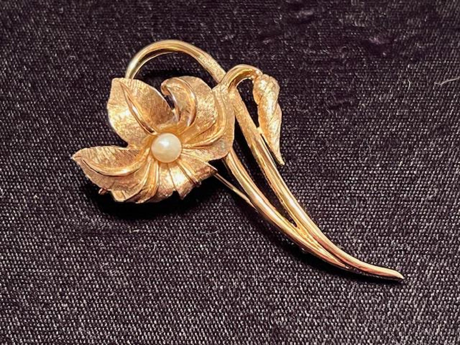 Vintage BOUCHER Design #8372P Lily Flower Cultured Pearl Brooch Pin ...