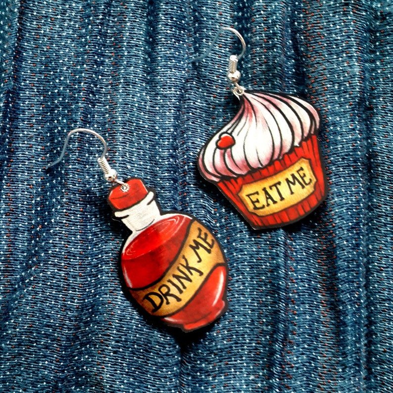 Alice in Wonderland Eat Me Drink Me Red Cupcake Potion Metal - Etsy