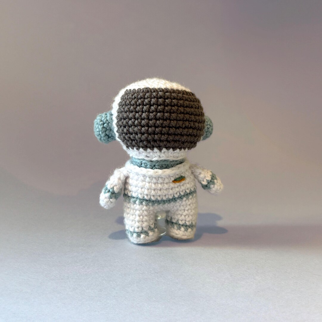 Crochet Your Own Astronaut – Amigurumi EVA Suit Pattern - Etsy