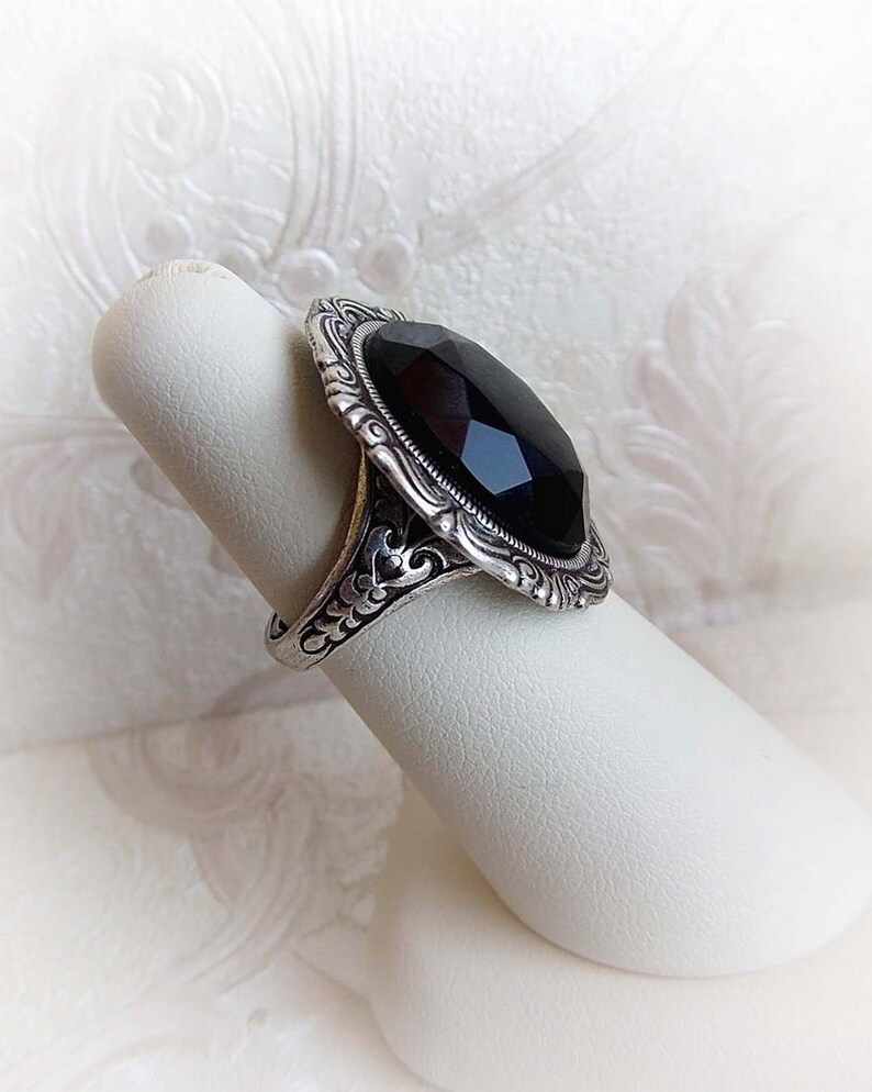 Black Crystal Ring: Gothic Victorian Style, Aged Silver Ornate Jewelry ...