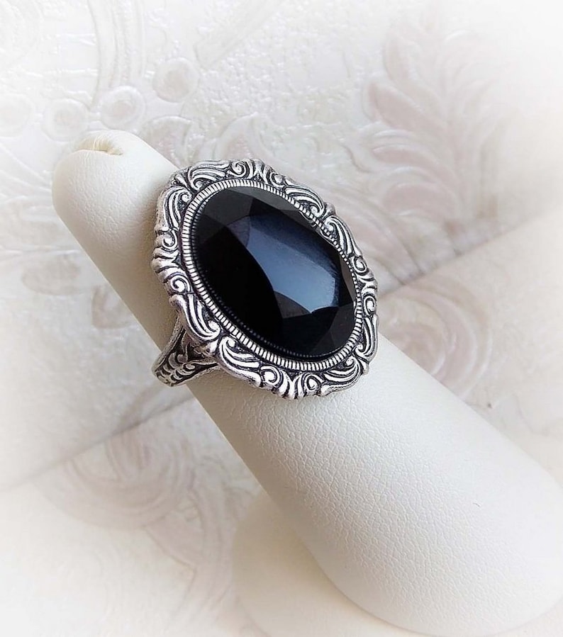 Black Crystal Ring: Gothic Victorian Style, Aged Silver Ornate Jewelry ...