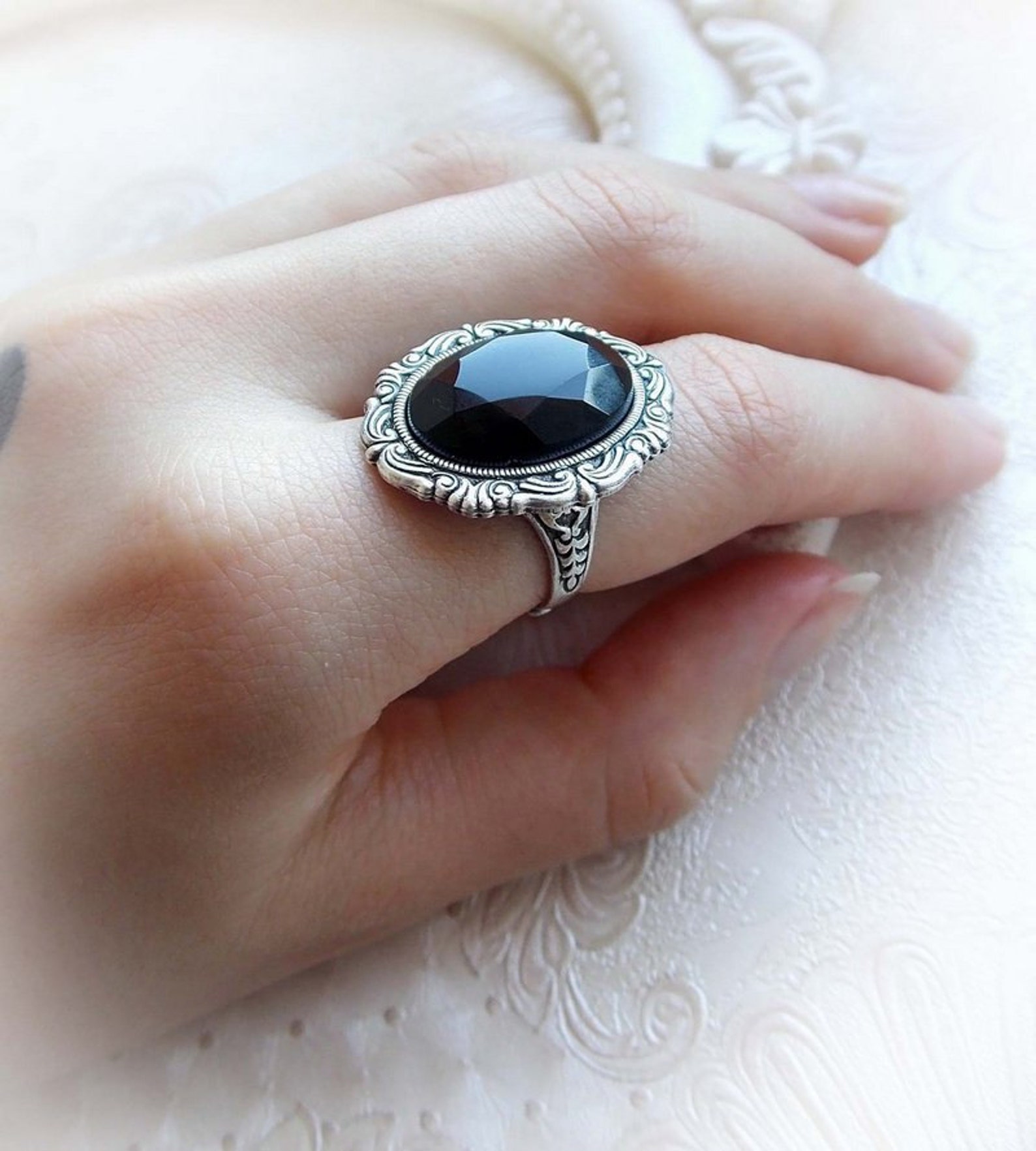 Black Crystal Ring: Gothic Victorian Style, Aged Silver Ornate Jewelry ...