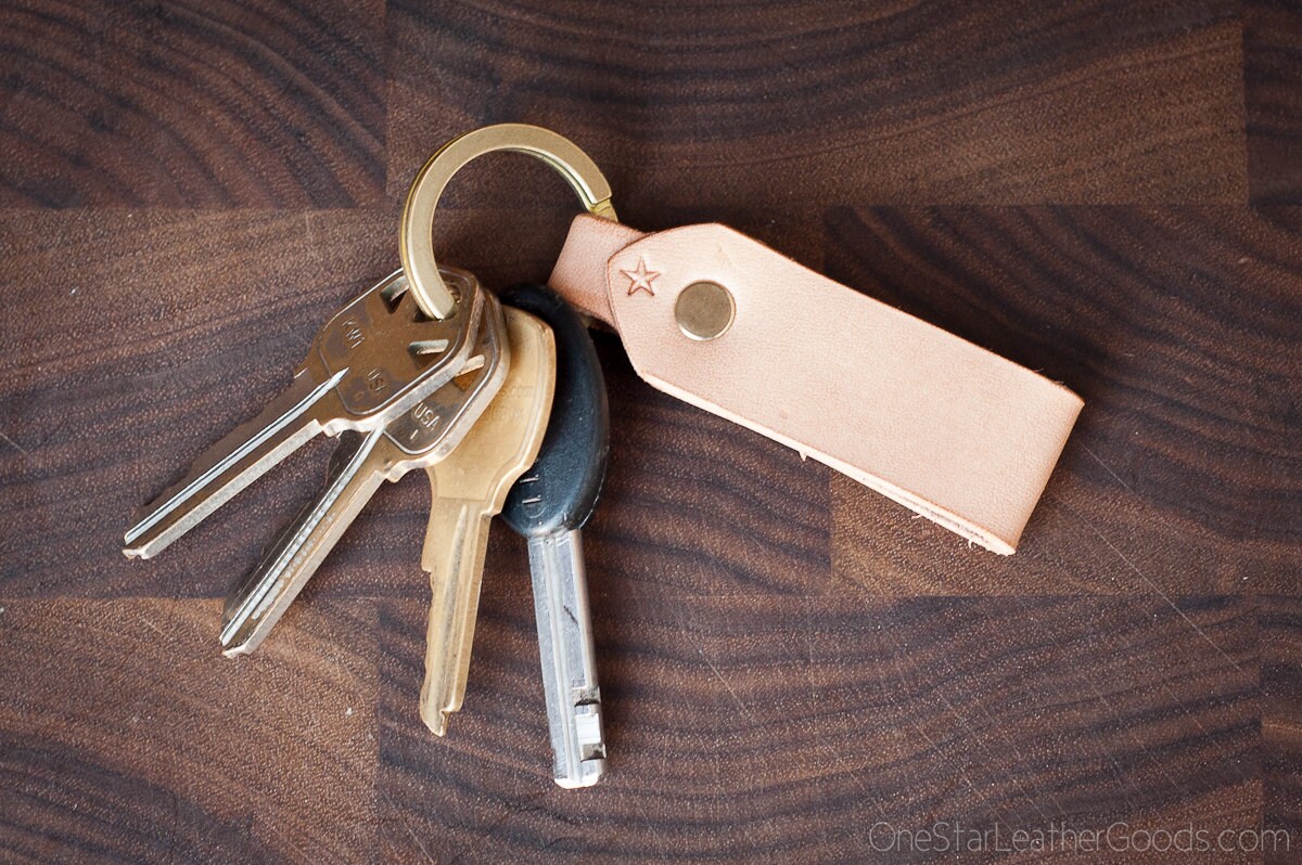 Key fob & keyring ring - natural leather / SILVER