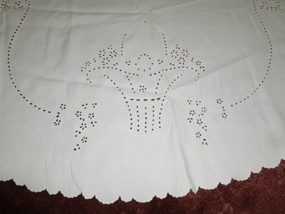 ANTIQUE Crisp Irish Linen TABLECLOTH Elaborate Hand Embroidery-wedding ...