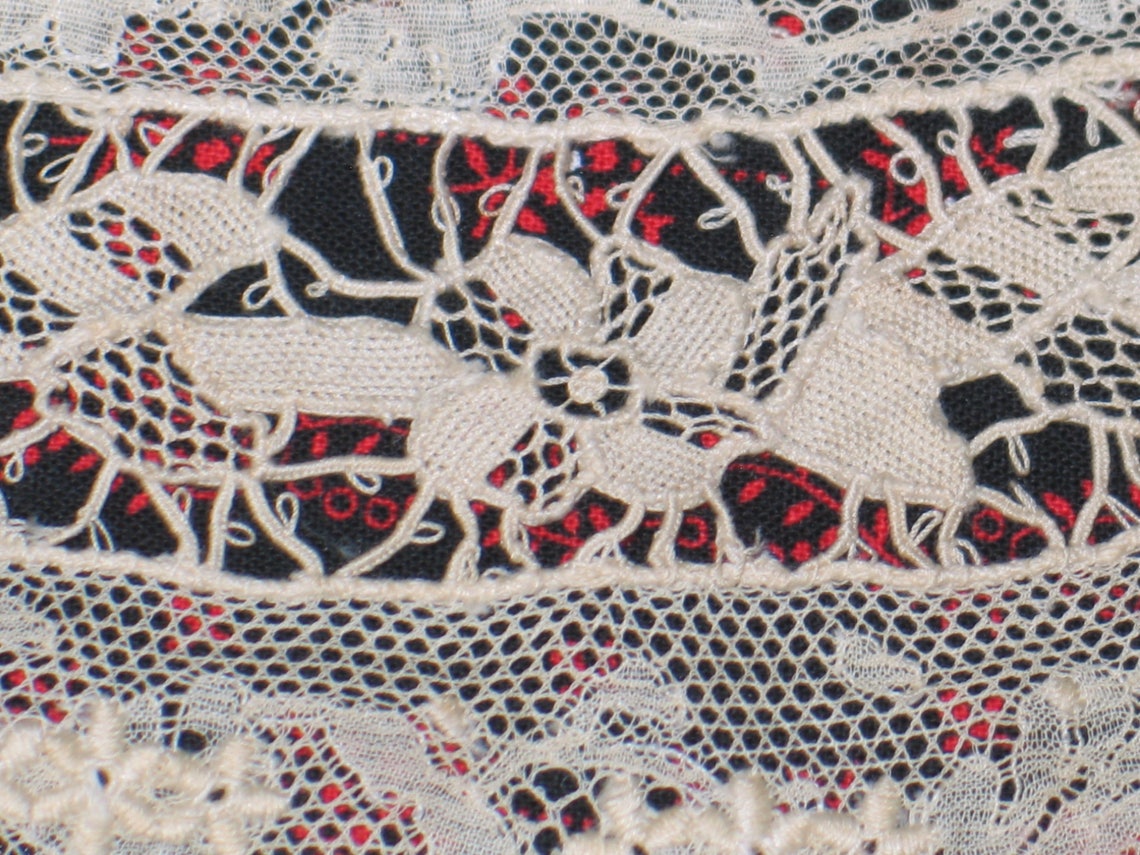 Pair of Antique Victorian Lace Cuffs / Vintage Lace / Point De | Etsy