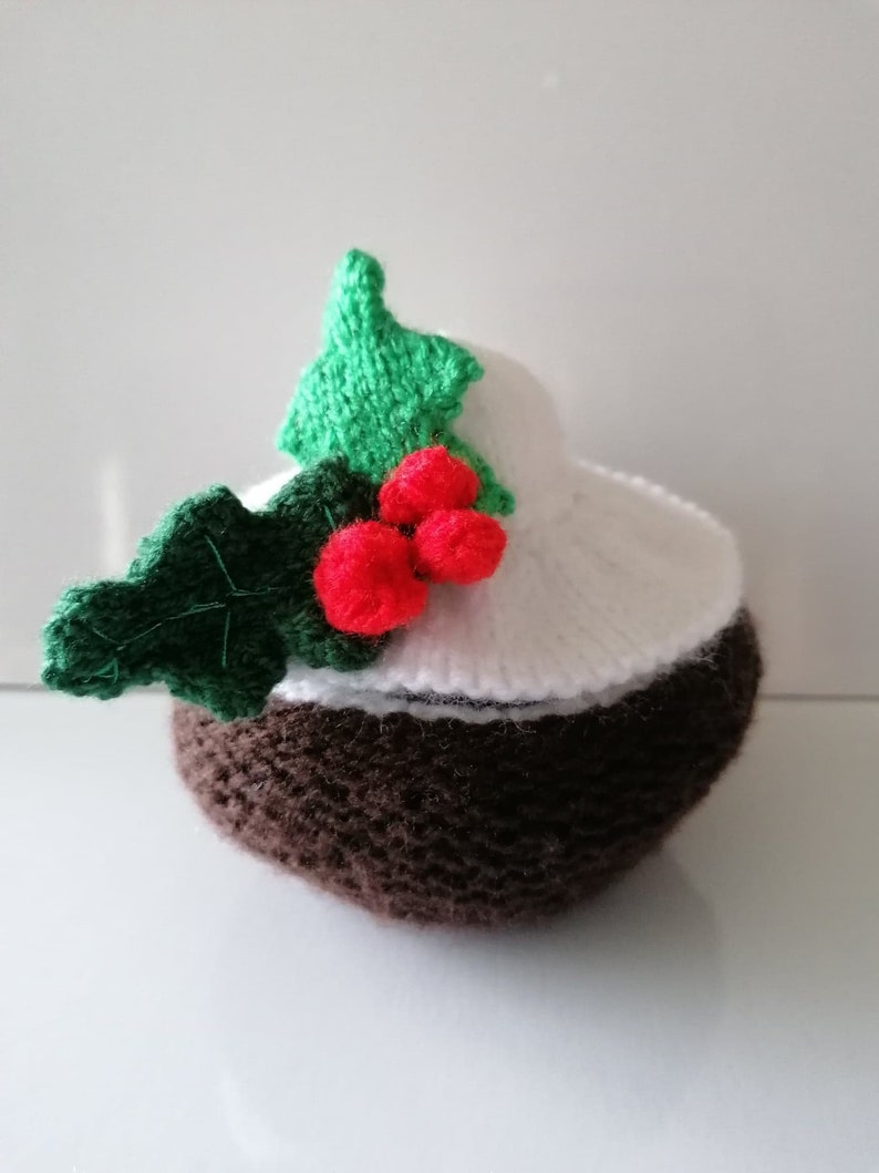 Plum-pudding Mrs Claus Knitting Pattern - Etsy