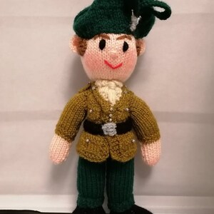 Royal Irish Regiment Soldier & the Colonel Toy Knitting Pattern - Etsy