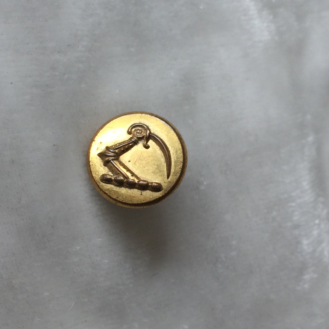 Massachusetts Arm Sword Crest Button D.E. Evans & Co. Extra Brass Civil ...