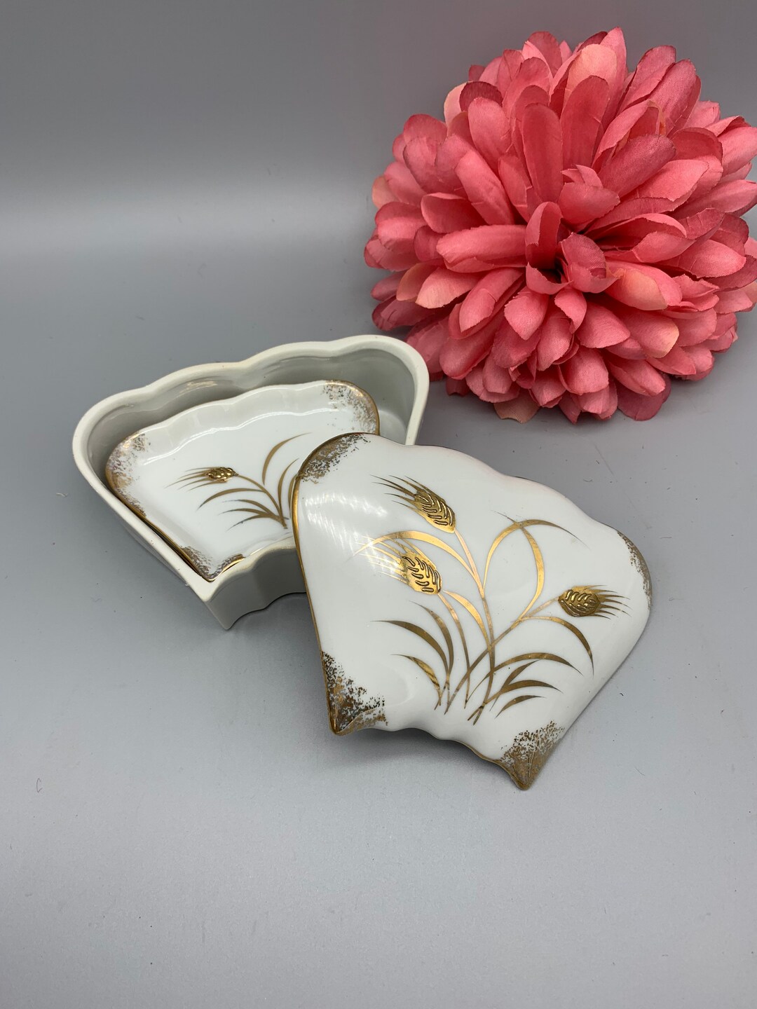 Vintage Lefton Style Golden Wheat Ashtray Pair in Scallop Porcelain Box ...
