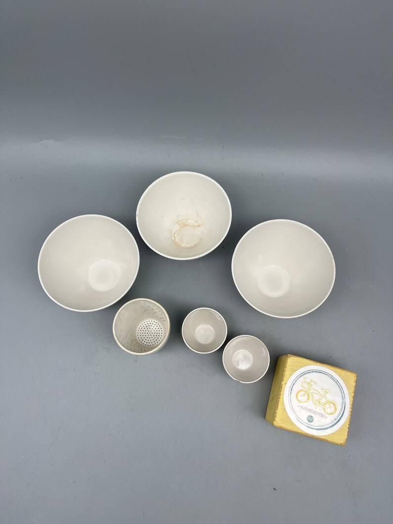 Coorstek Antique Porcelain Lab Crucibles and Strainer, Filter, Coors ...