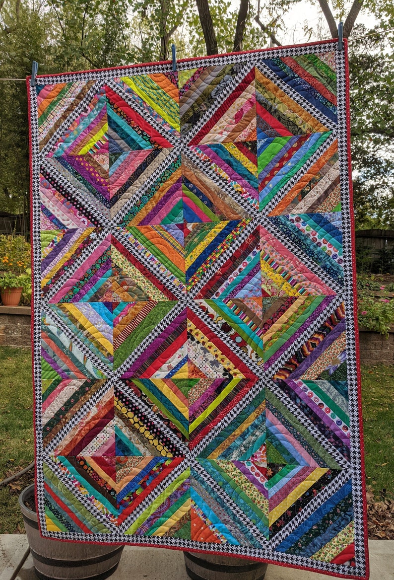 Scrappy Hounds Tooth Quilt, Wall Quilt, Lap Quilt - Etsy